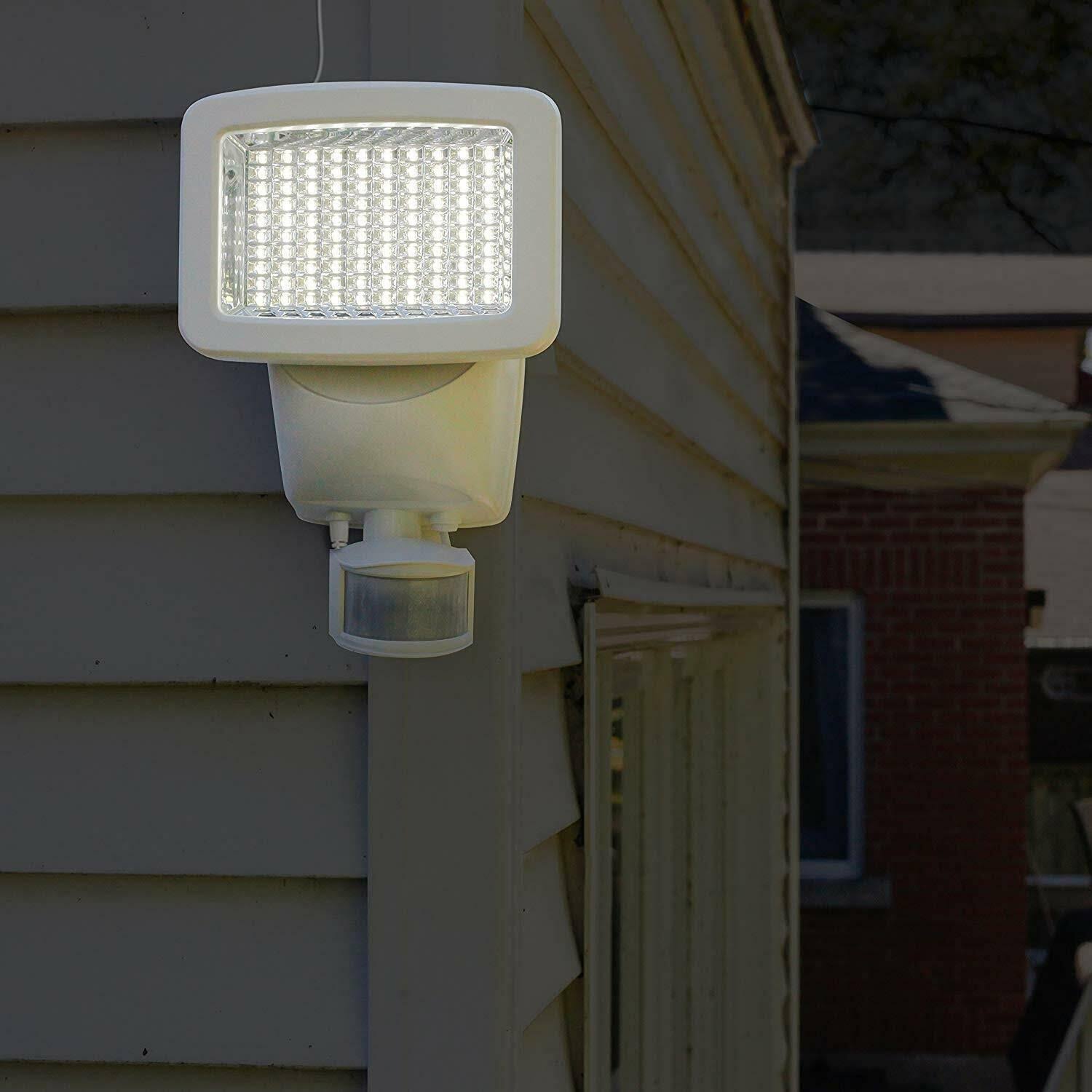 Sunforce 82121- 120 LED Solar Motion Light - WXF-02