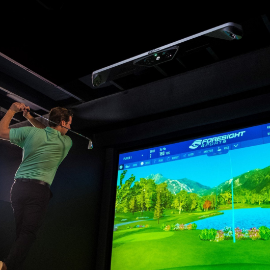 Foresight Sports GCHawk SIG12 Golf Simulator